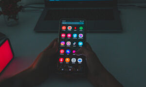 How to Use Dual Messenger on Samsung Galaxy Phones
